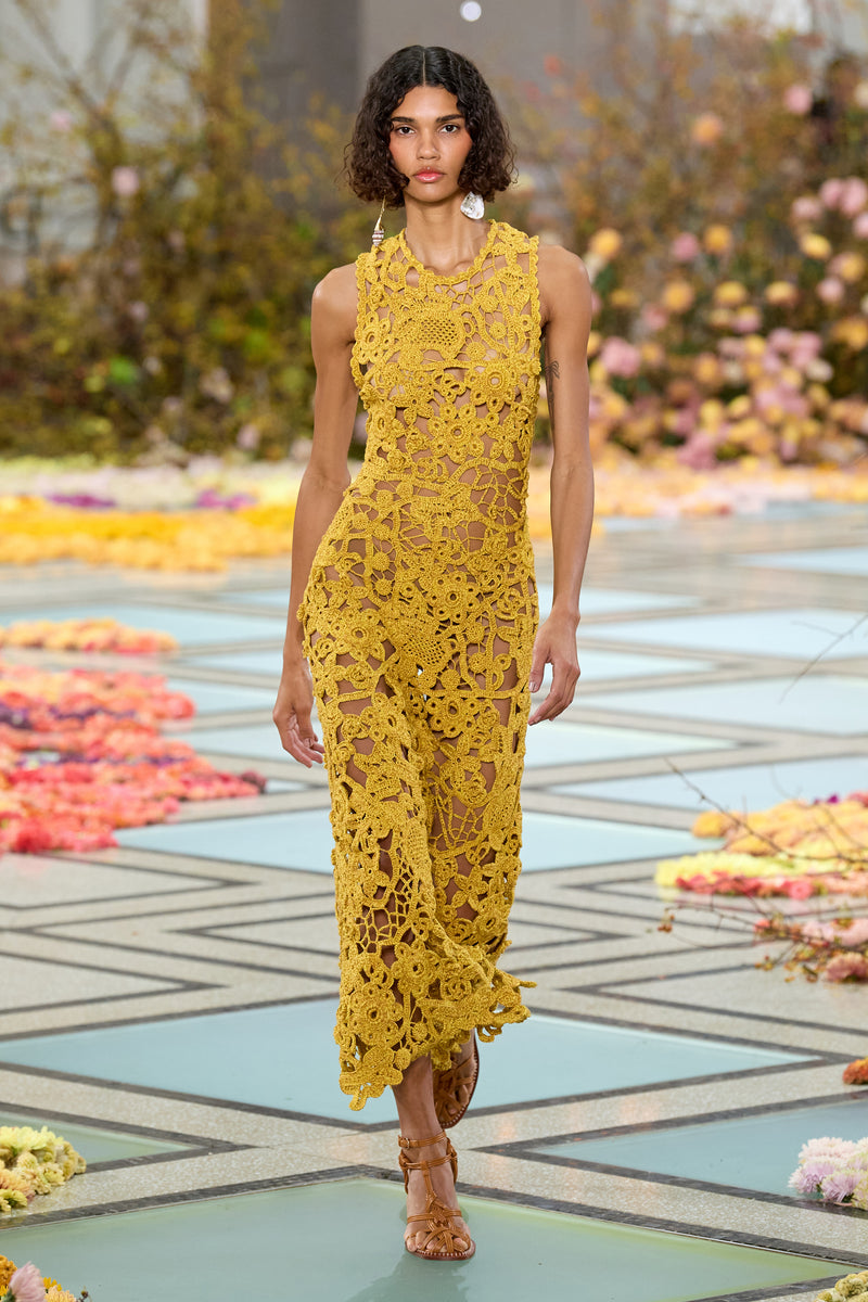 SS23 Look 3 – Ulla Johnson